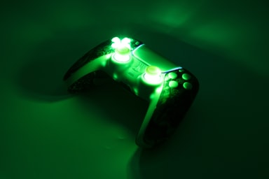 King PS5 Prime Pro trådløs controller (grøn) | Elgiganten